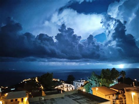 Maltempo Notte Di Forti Temporali Tra Calabria E Sicilia Tempeste Di
