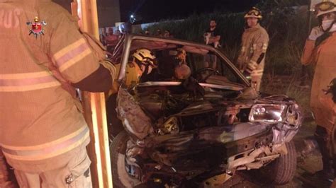 Colisão entre dois carros deixa três feridos em Vicente Pires Metrópoles
