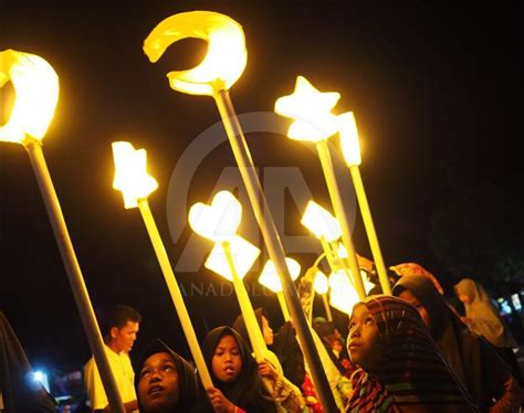Pawai malam takbir menyambut Hari Raya Idul Fitri Anadolu Ajansı