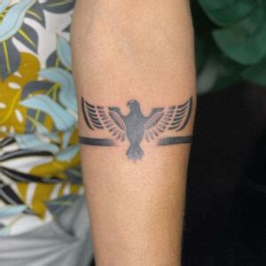 Small And Simple Eagle Tattoos For Minimalists Inku Paw