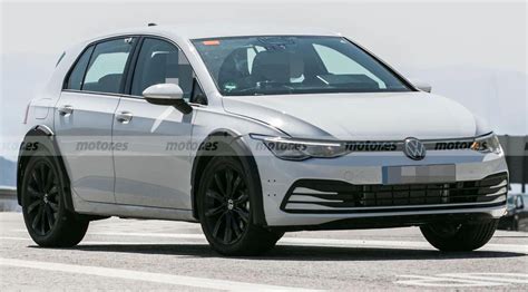 Volkswagen T Roc 2025 Avvistato Il Mulo Carrozzato Golf Foto Spia