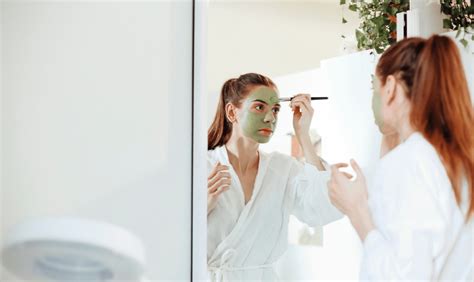 La Solution Pour Enlever Un Bouton Au Visage L Green Beauty Square