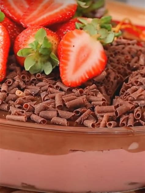 Sobremesa Cremosa De Morango Chocolate Tudo De Receitas