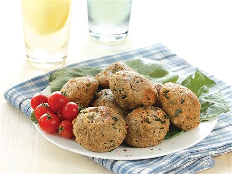 Beyaz Peynirli Bayat Ekmek Köftesi Tarifi Beyaz Peynirli Bayat Ekmek