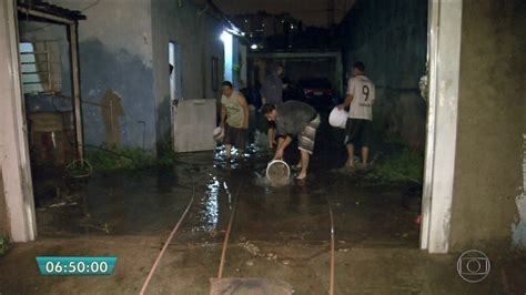 Chuva Causa Transtornos E Alaga Ruas Do Campo Limpo Na Zona Sul De Sp