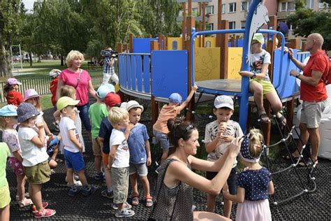 Nowoczesny plac zabaw otwarty na osiedlu Widok ZDJĘCIA Dziennik Łódzki