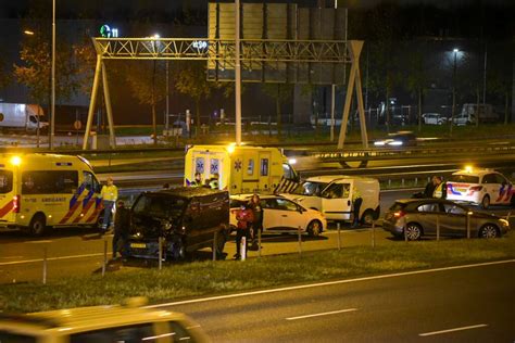 Snelweg Afgesloten Door Ongeval Met Meerdere Voertuigen Rijksweg A15