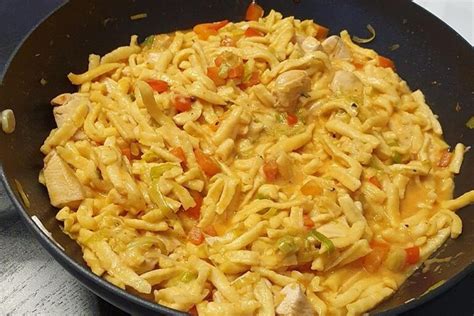 One Pot Spätzle mit Hähnchen einfaches Spätzle Gericht mit Geflügel