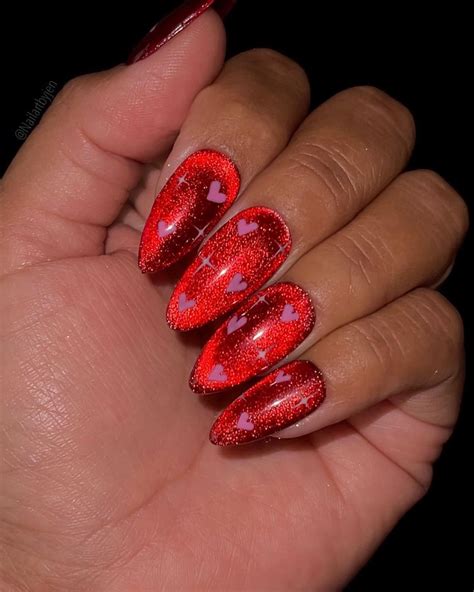 30 Pretty Cat Eye Nails Youll Want To Try Vday Nails Holo Nails Red Nails Glitter Nails Cat