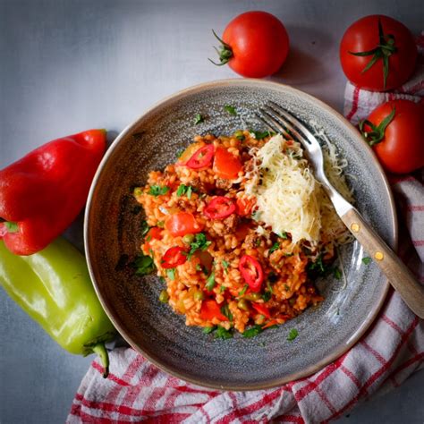 Srbské rizoto s mletým masem a strouhaným sýrem Prima Fresh