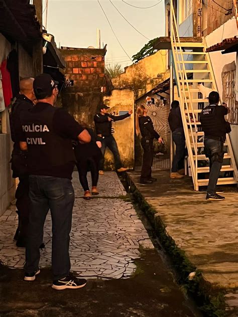 Polícia Civil prende dois foragidos condenados por crimes de homicídio