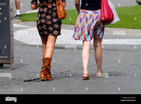 Upskirt Boots Banque De Photographies Et Dimages Haute R Solution