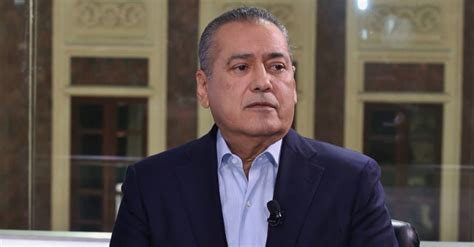 Manlio Fabio Beltrones juez da suspensión provisional contra su orden