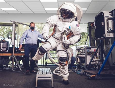La Nasa Revela Un Adelanto De Los Nuevos Trajes Espaciales Que La
