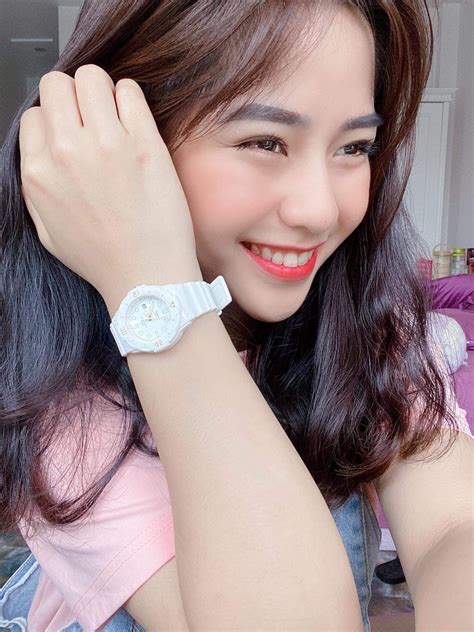 CÓ LINK Clip Hường Bear quên tắt livestream lộ body trắng mịn trước