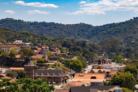 Santo Antônio do Pinhal é opção de viagem curta durante a semana para