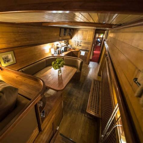 50 Tiny Houses That Actually Float Floating House Houseboat Living