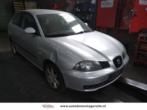 Seat Ibiza III 1 4 16V 100 Sloopvoertuig 2004 Grijs