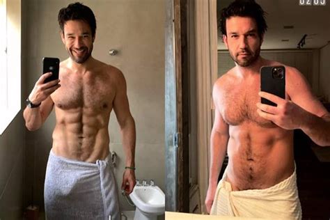 Ator Sérgio Marone o pênis marcando na sunga Fotos de Pênis