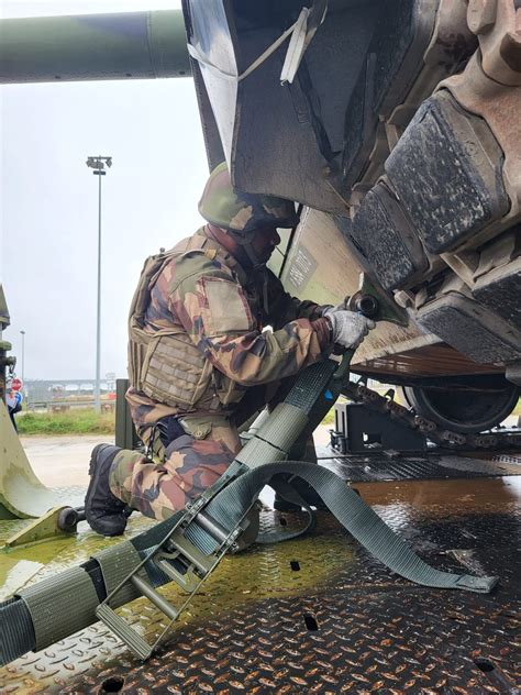 Armée de Terre on Twitter EnDirect du camp de Mourmelon où le