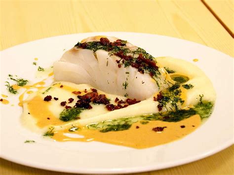 Torskrygg med pancetta skaldjurssås och dillolja Köket se