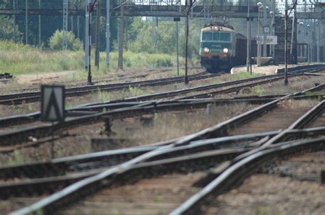 Trasa Kolejowa Radom Warszawa Zerwana Linia Trakcyjna Zamiast