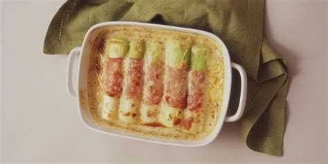 Puerros al horno con jamón y huevo receta saludable y sabrosa para