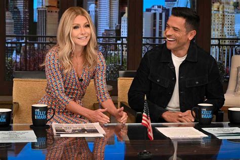 Kelly Ripa Reveals She Had A Naked Run In With A Male Housekeeper