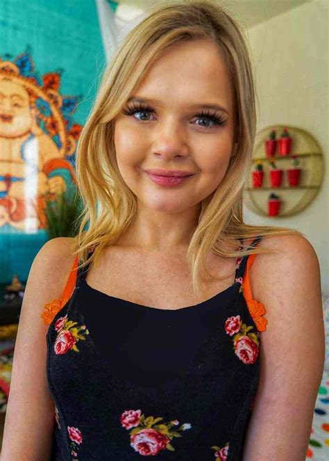 CoCo Lovelock Wiki Bio Age Biography Boyfriend Photos More