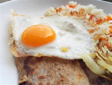 Bifana Ovo e Arroz de Cenoura Iguaria Receita e Culinária