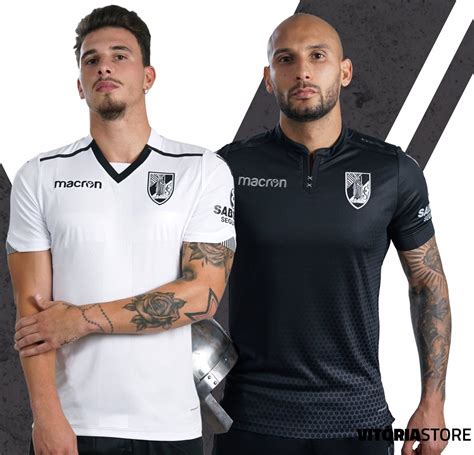 Macron divulga as novas camisas do Vitória de Guimarães Show de Camisas