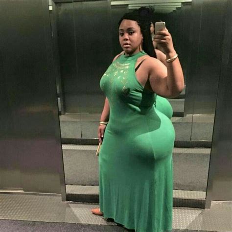 Pin By Thats A Good Look On Lady Humps Curvy Women Fashion Curvy Woman African Women