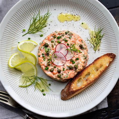 CLASSIC SALMON TARTARE French Cooking Academy