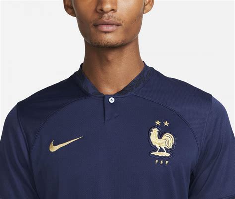 Nike dévoile les nouveaux maillots de l Equipe de France pour la Coupe