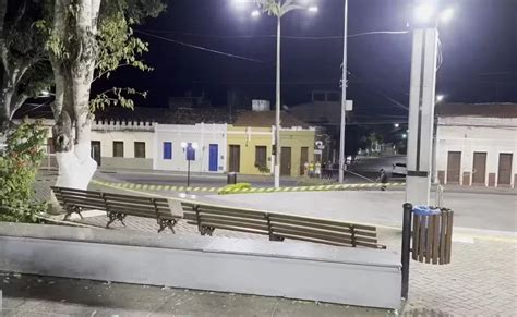 Chacina deixa sete pessoas mortas em praça na cidade de Viçosa do Ceará