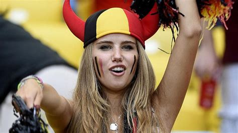 Diosa Mundial Axelle Despiegelaere la hincha de Bélgica más hot
