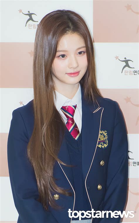 HD포토 엔믹스 설윤 졸업하는 날에도 예쁨 한림연예예술고등학교 졸업식 네이트 연예
