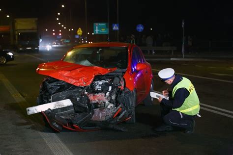 Śmiertelny wypadek pod Piotrkowem Trybunalskim Nie żyje 18 latka