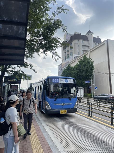 Adriansyah Yasin Sulaeman On Twitter Ada Juga Bus Warna Emas Untuk