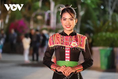 Ảnh Gái Xinh H Mông Bức Họa Tinh Hoa Vẻ Đẹp Dienbienfriendlytrip