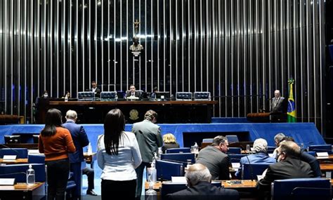 Plenário pode votar nesta quarta PEC da Transição e outras sete