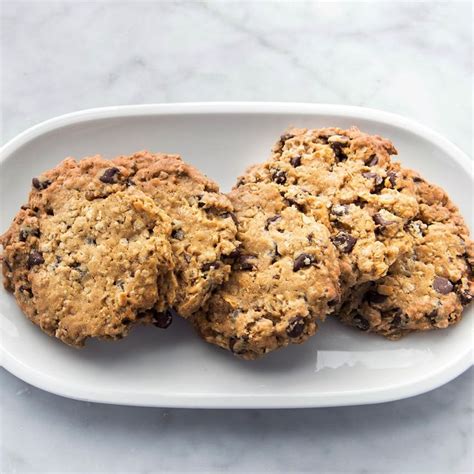 Biscuits croquants à lavoine au beurre darachide et aux pépites de