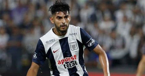 Carlos Zambrano Se Convirti En El Foco De Atenci N Alianza Lima Futbol