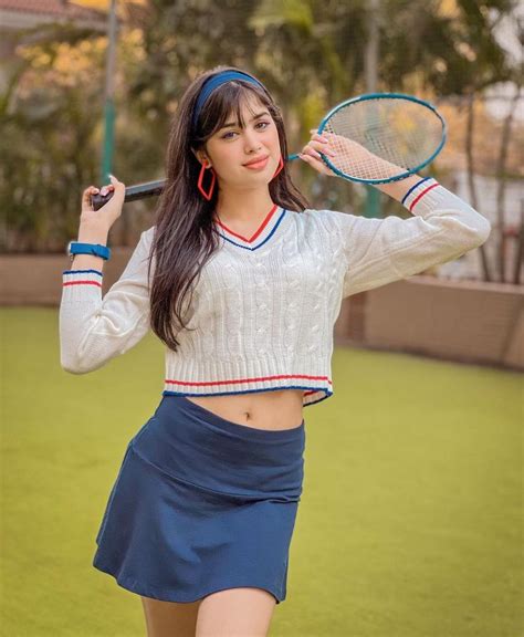 Riva Arora Showing Plumpy Navel Most Beautiful Indian Actress