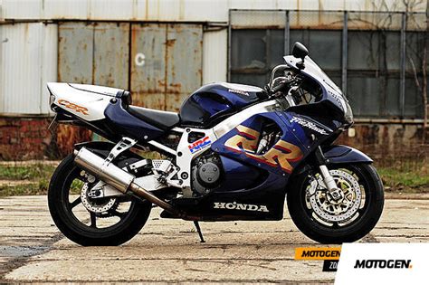 Honda CBR 900 RR SC33 19961999 Motogen Pl