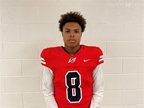 Player Of The Year Top Isaiah Marshall Is A Dual Threat Qb With