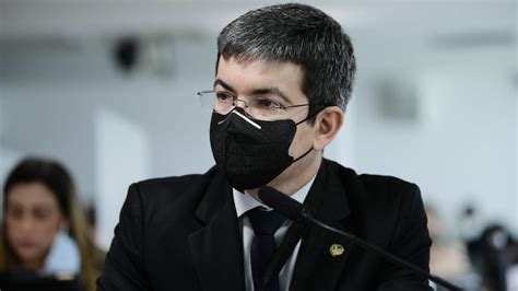 Randolfe Diz Ter Conseguido Assinaturas Para Instalar CPI Do MEC
