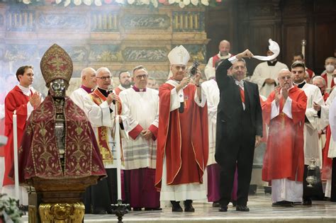 San Gennaro 2022 si è sciolto il sangue alle 9 26 Ripetuto il
