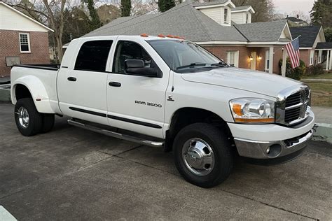 Dodge Ram 3500 Dually Mega Cab