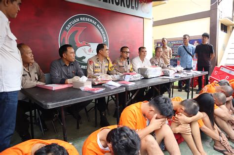 Polisi Gagalkan Penyeludupan 6 8 Kg Ganja Dari Sumatera Barat 5